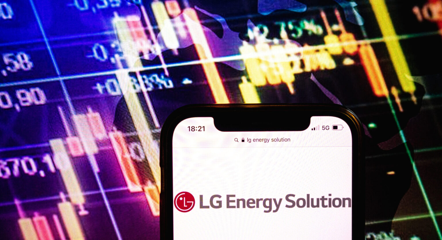 LG Energy Solution raises $1 billion with first global green bond ...
