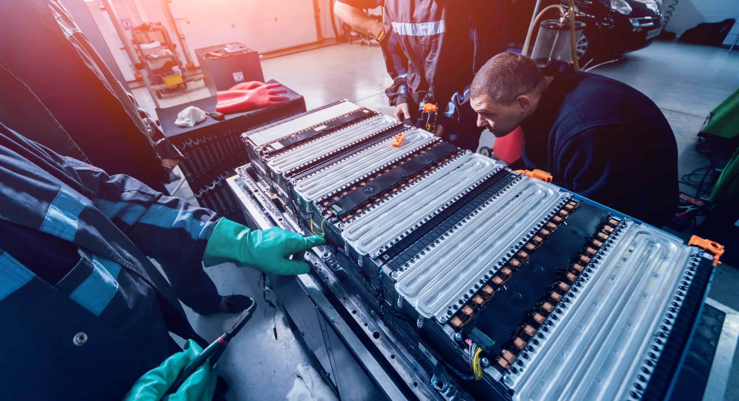 The average battery size of plug-in-hybrids is soaring - Adamas ...